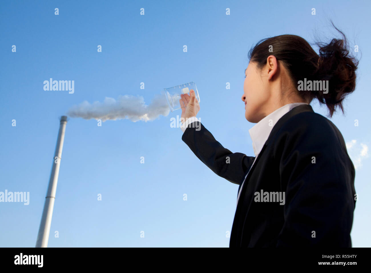 Beaker smoke hi-res stock photography and images - Alamy