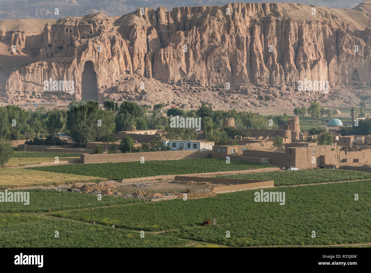 Bamiyan afghanistan buddha hi-res stock photography and images - Alamy
