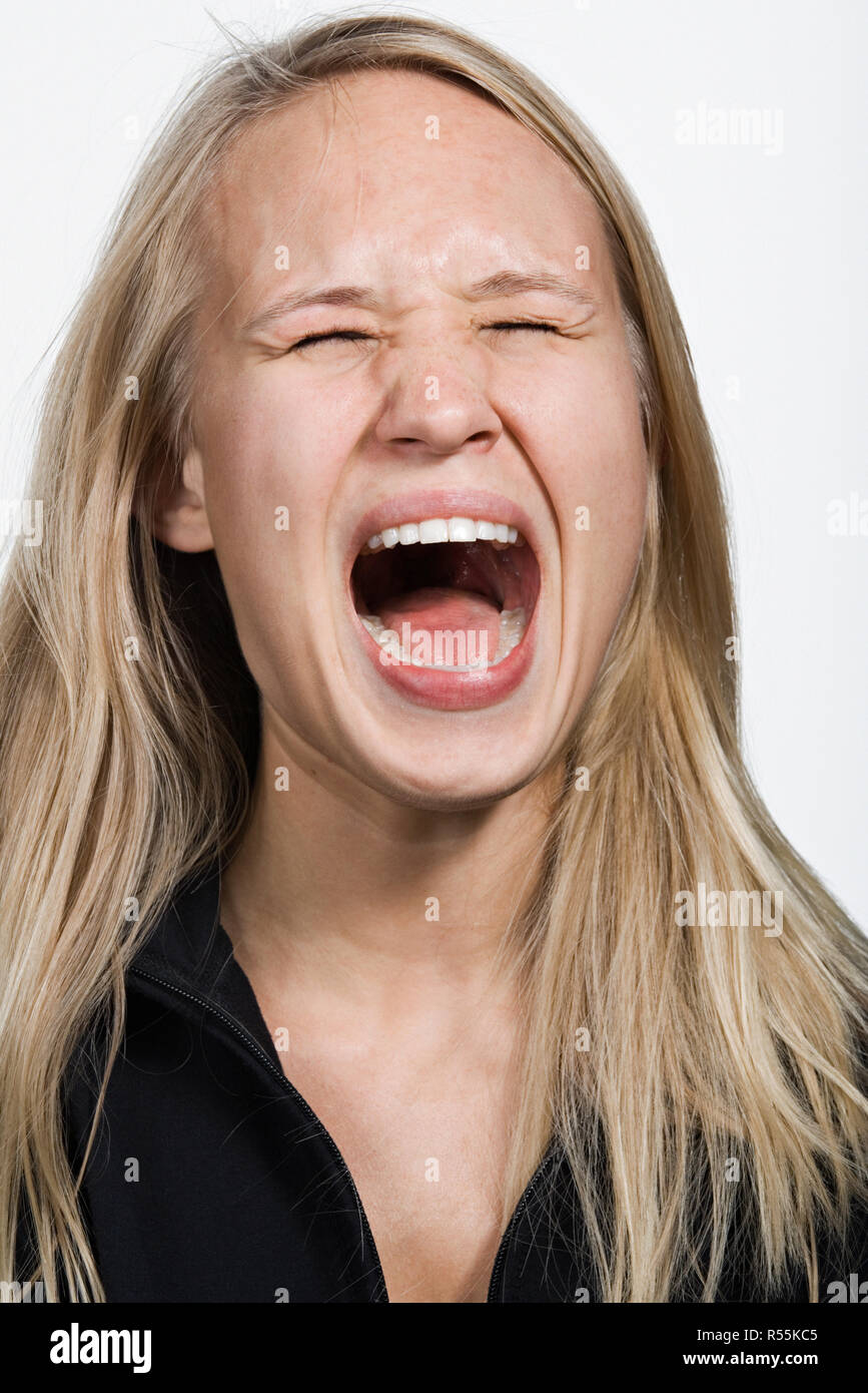 Photo portrait woman shouting hi-res stock photography and images - Alamy