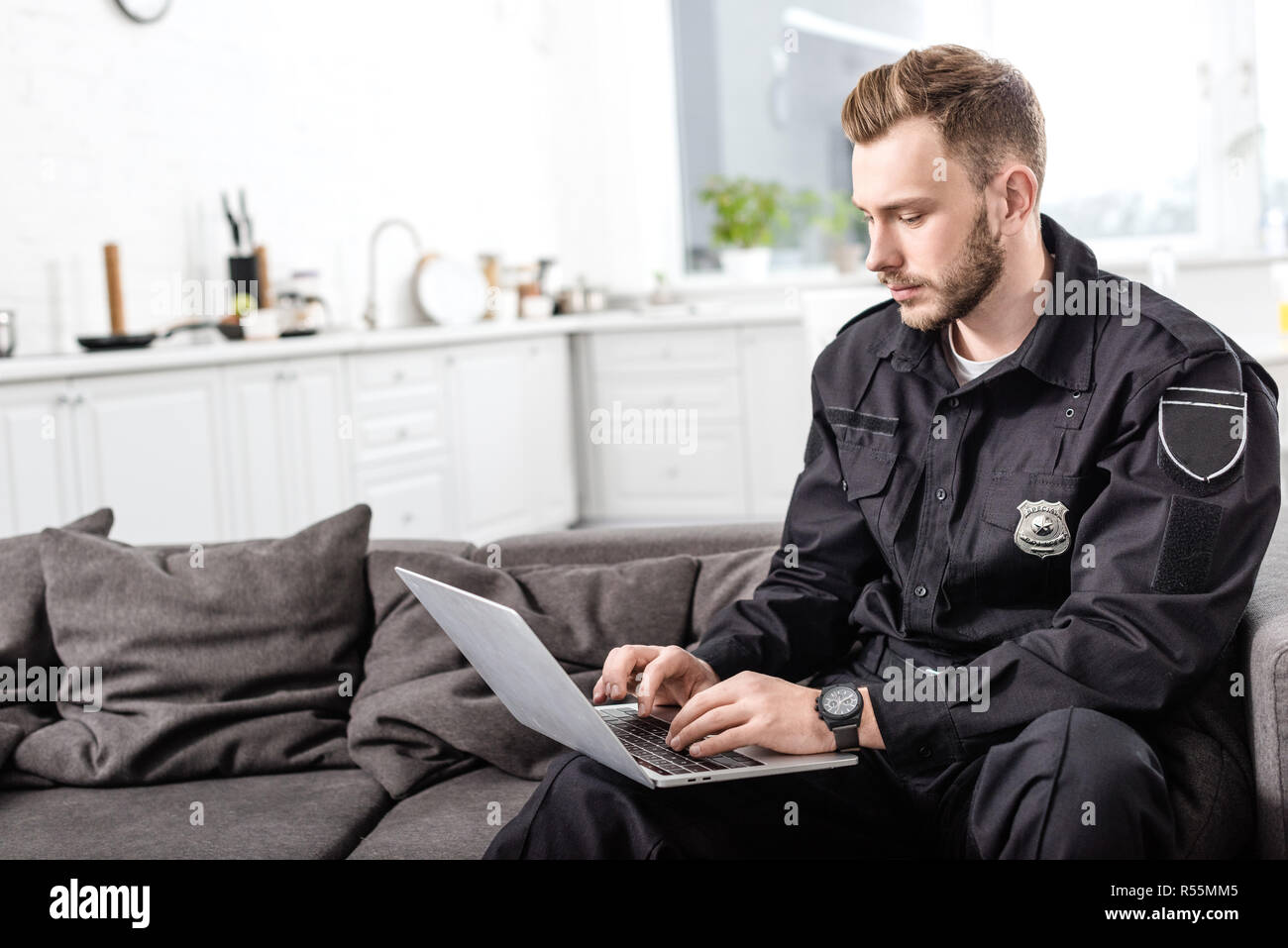 Police computer room hi-res stock photography and images - Alamy