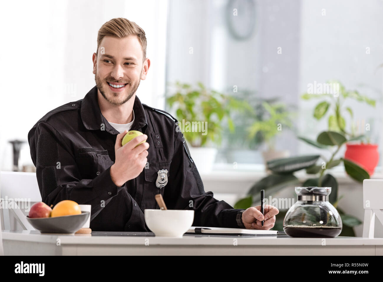 Police officer notebook hi-res stock photography and images - Alamy