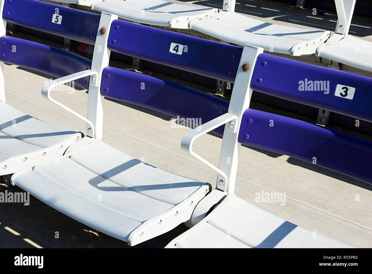 Spectator seats hi-res stock photography and images - Alamy
