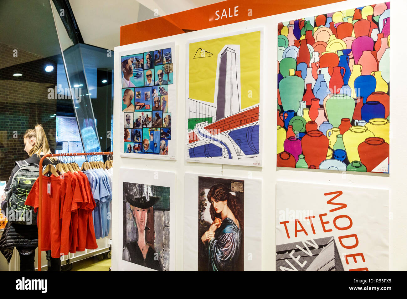 Tate modern gift shop hi-res stock photography and images - Alamy