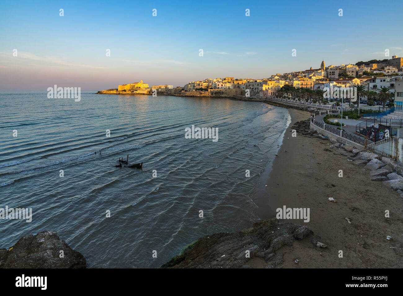 Vieste beach hi-res stock photography and images - Alamy