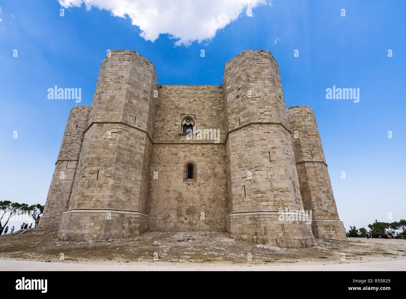 Castel del Monte, the famous castle built in 13th century by Emperor ...