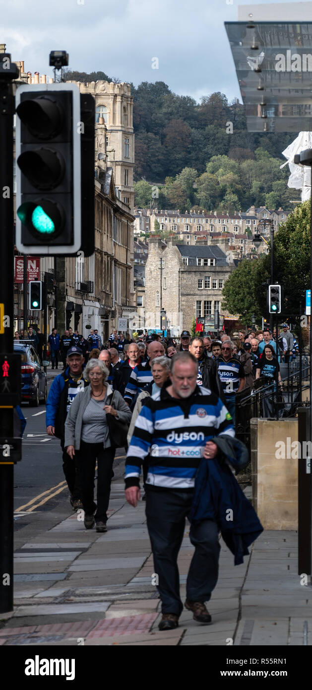 Fan a bath hi-res stock photography and images - Alamy