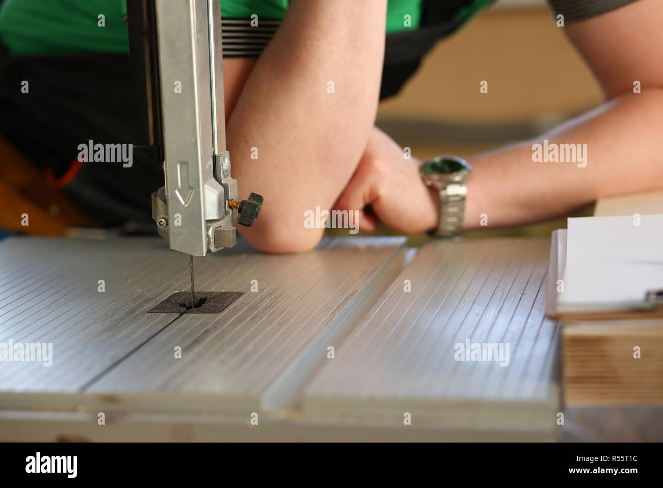 Man using buzz saw hi-res stock photography and images - Alamy