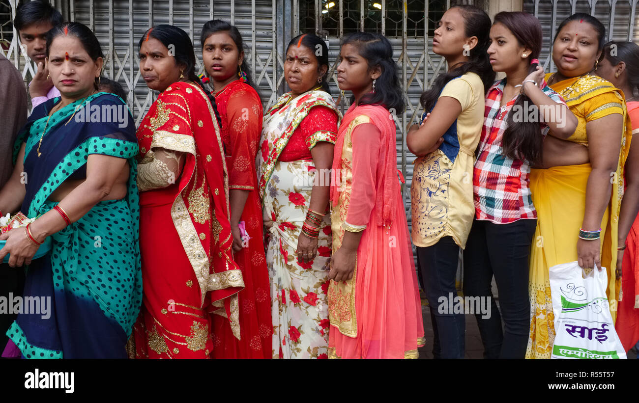 India Women Sari Visit Hindu Temple High Resolution Stock Photography ...