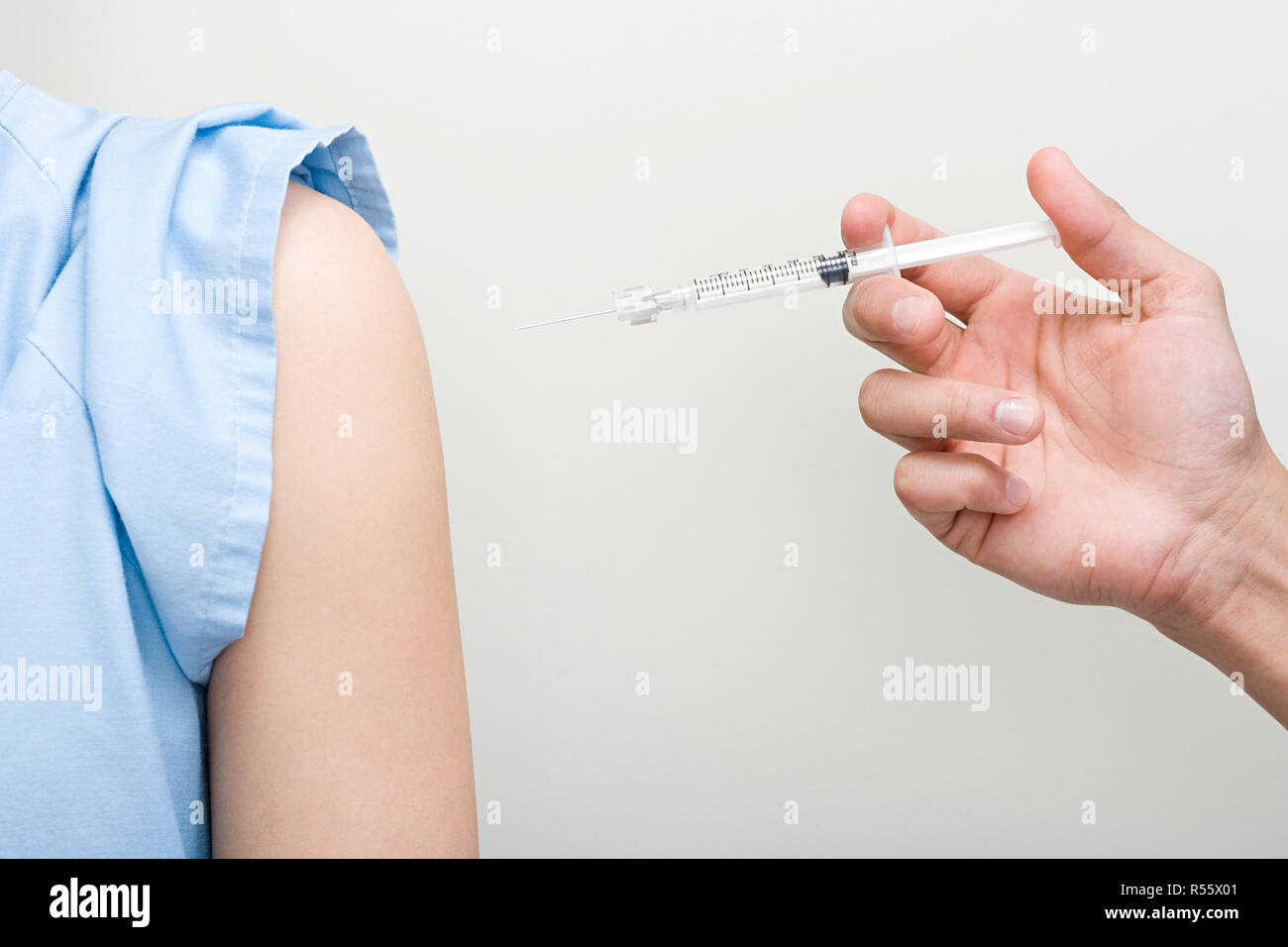 Patient having injection Stock Photo - Alamy