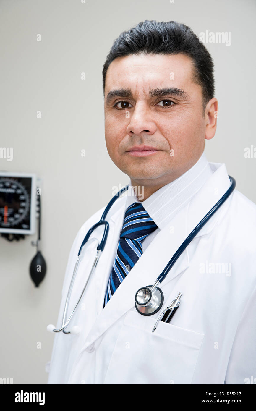 Portrait of a doctor Stock Photo - Alamy