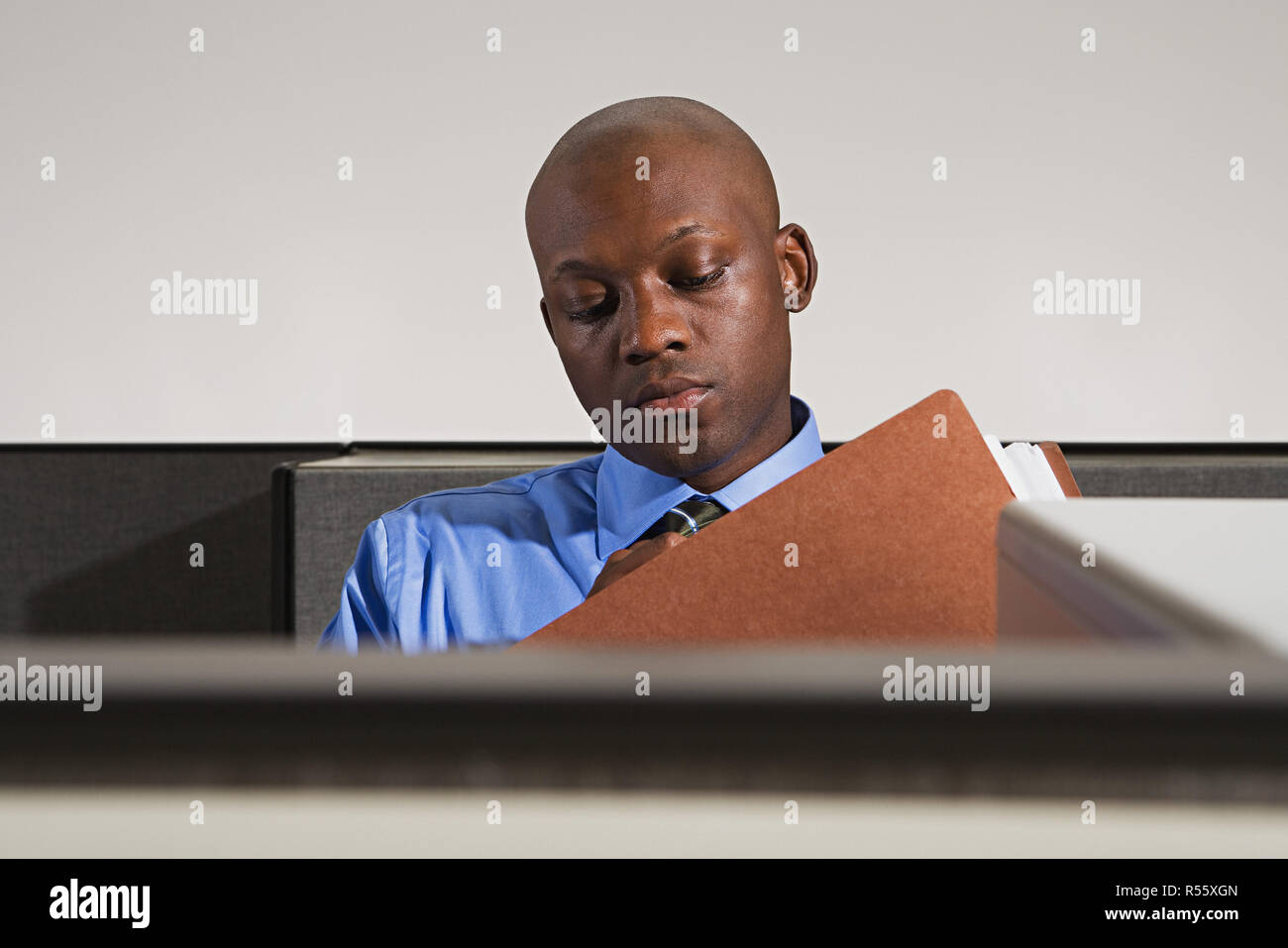 Man searching files work office hi-res stock photography and images - Alamy