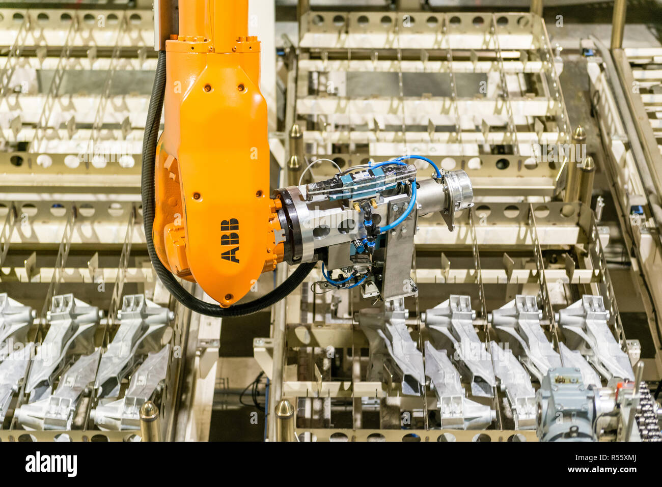 robotic machine tool in industrial manufacture plant Stock Photo - Alamy