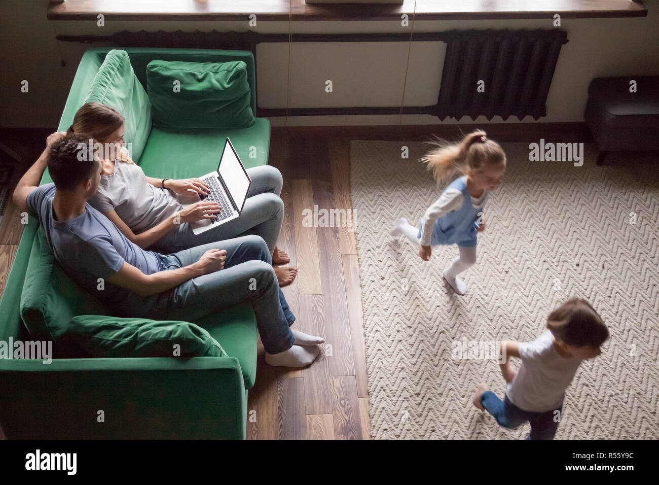 Children playing computer hi-res stock photography and images - Alamy