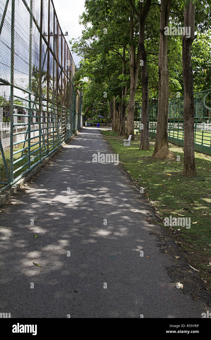 Jogging track garden hi-res stock photography and images - Alamy
