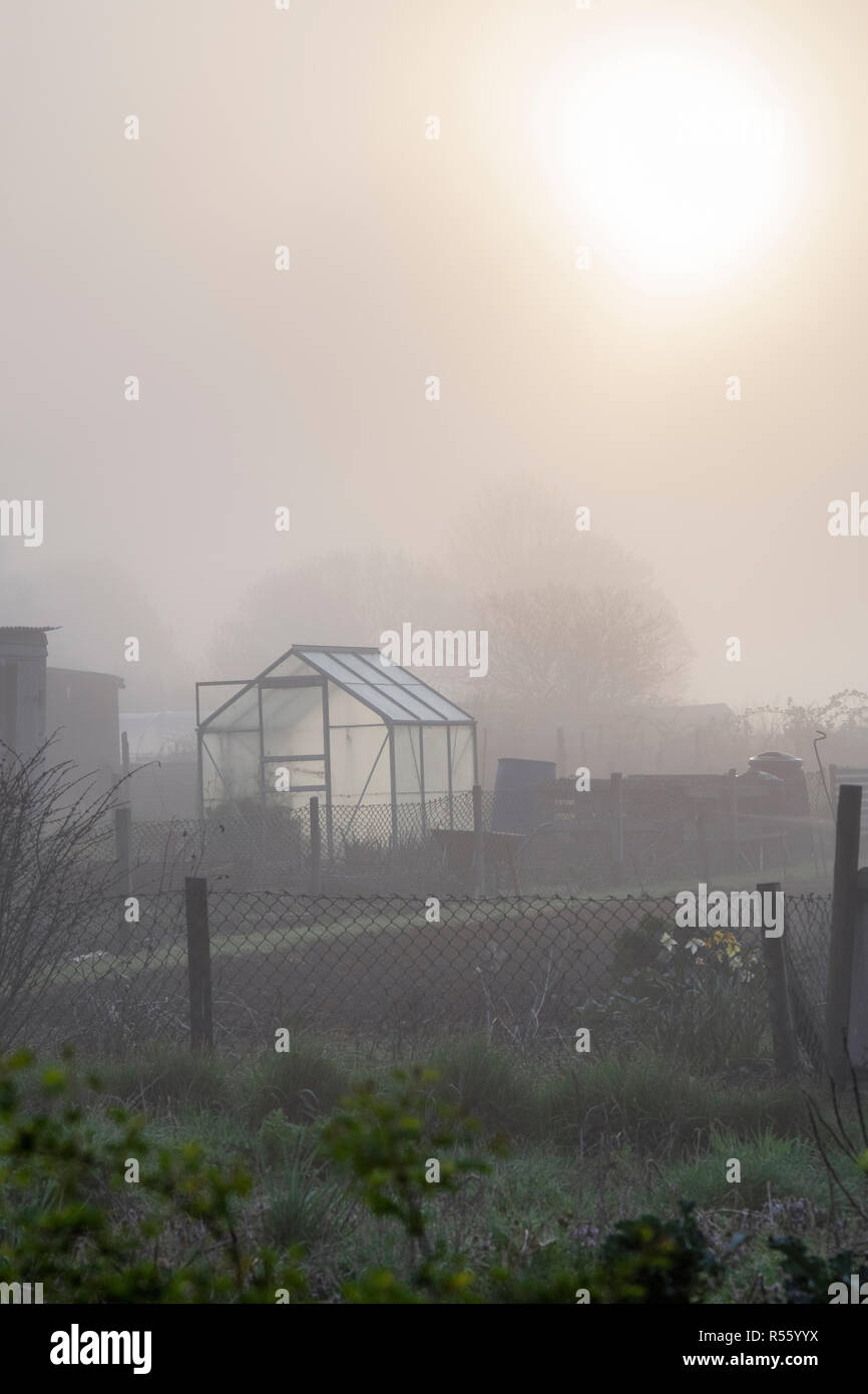 Fog foggy weather uk british britain hi-res stock photography and ...