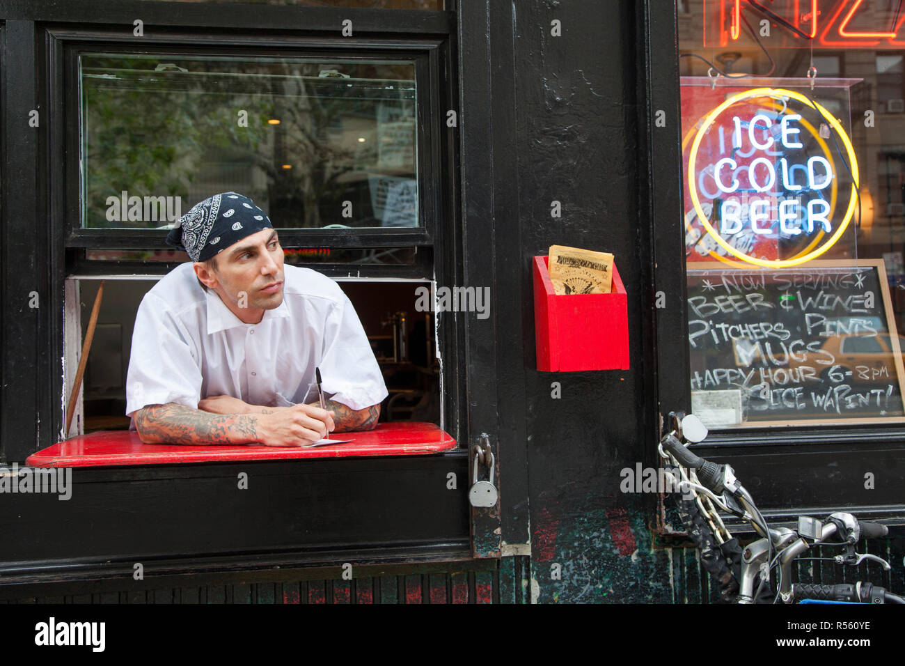 Pizza place new york hi-res stock photography and images - Alamy