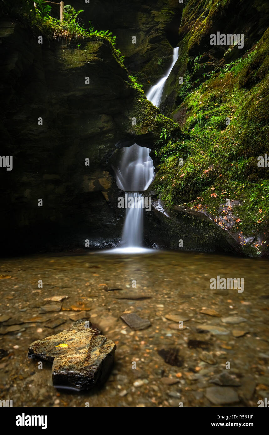 Cornish waterfall hi-res stock photography and images - Alamy