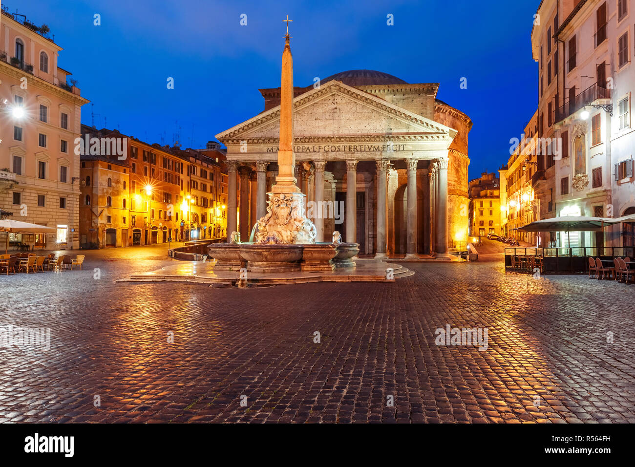 The Pantheon at night, Rome, Italy Stock Photo - Alamy