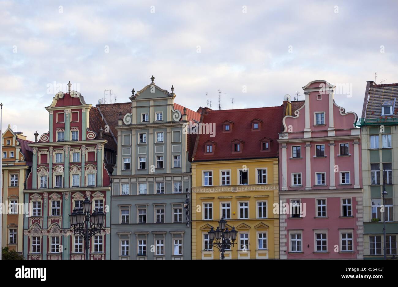 colorful buildings of Wroclaw at the main city square Stary Rynek Stock ...