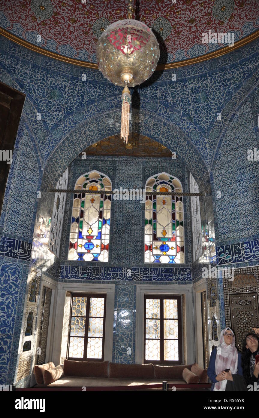 Istanbul cinili kosk topkapi palace hi-res stock photography and images ...