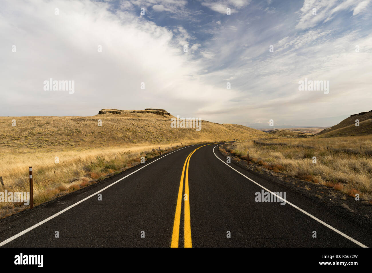 Open Road Two Lane Highway Oregon State USA Stock Photo - Alamy