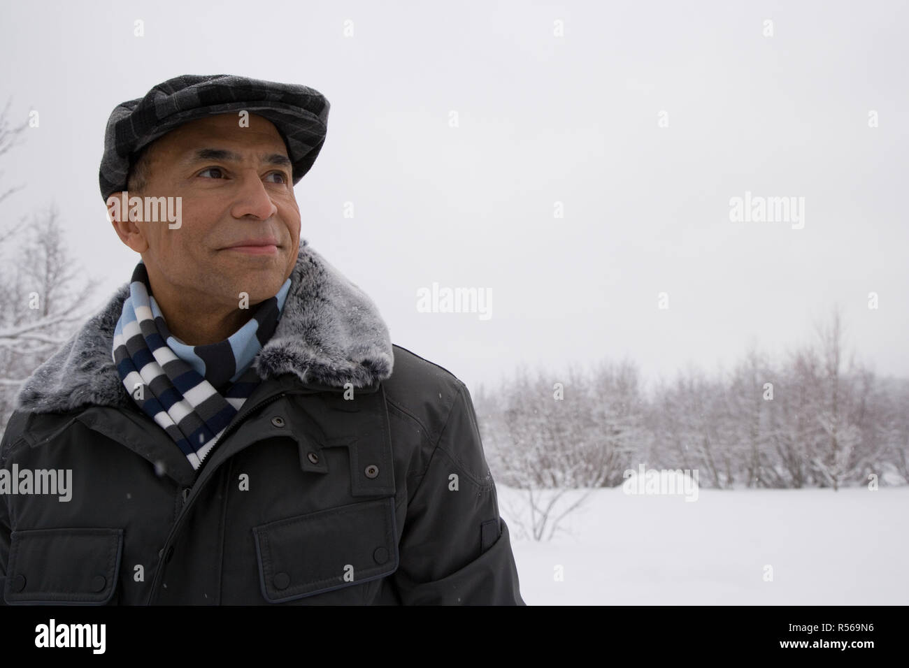 Man with a flat cap hi-res stock photography and images - Alamy