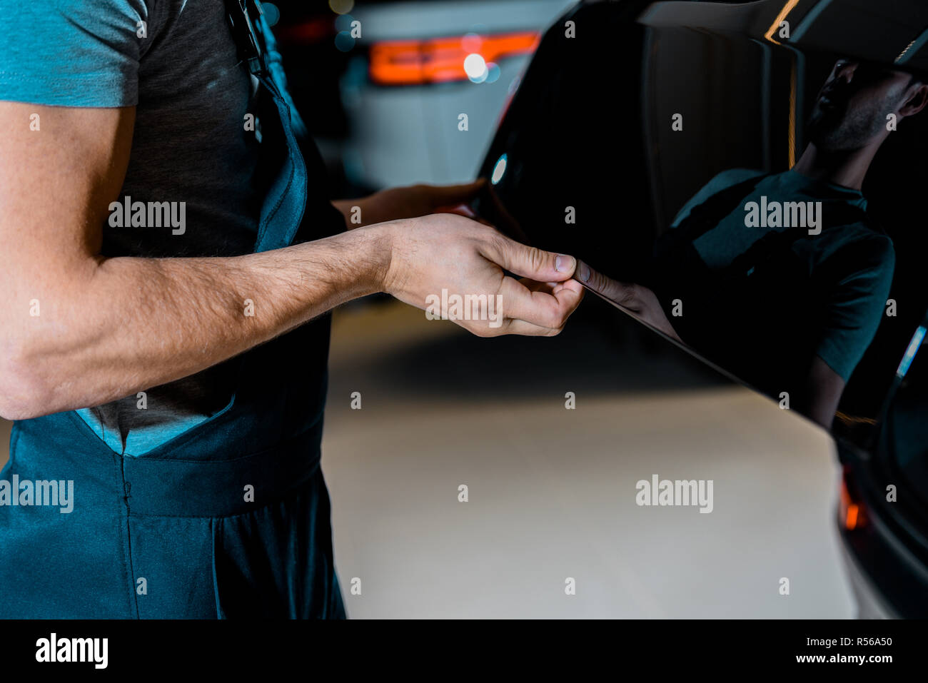 Checking car trunk hi-res stock photography and images - Alamy