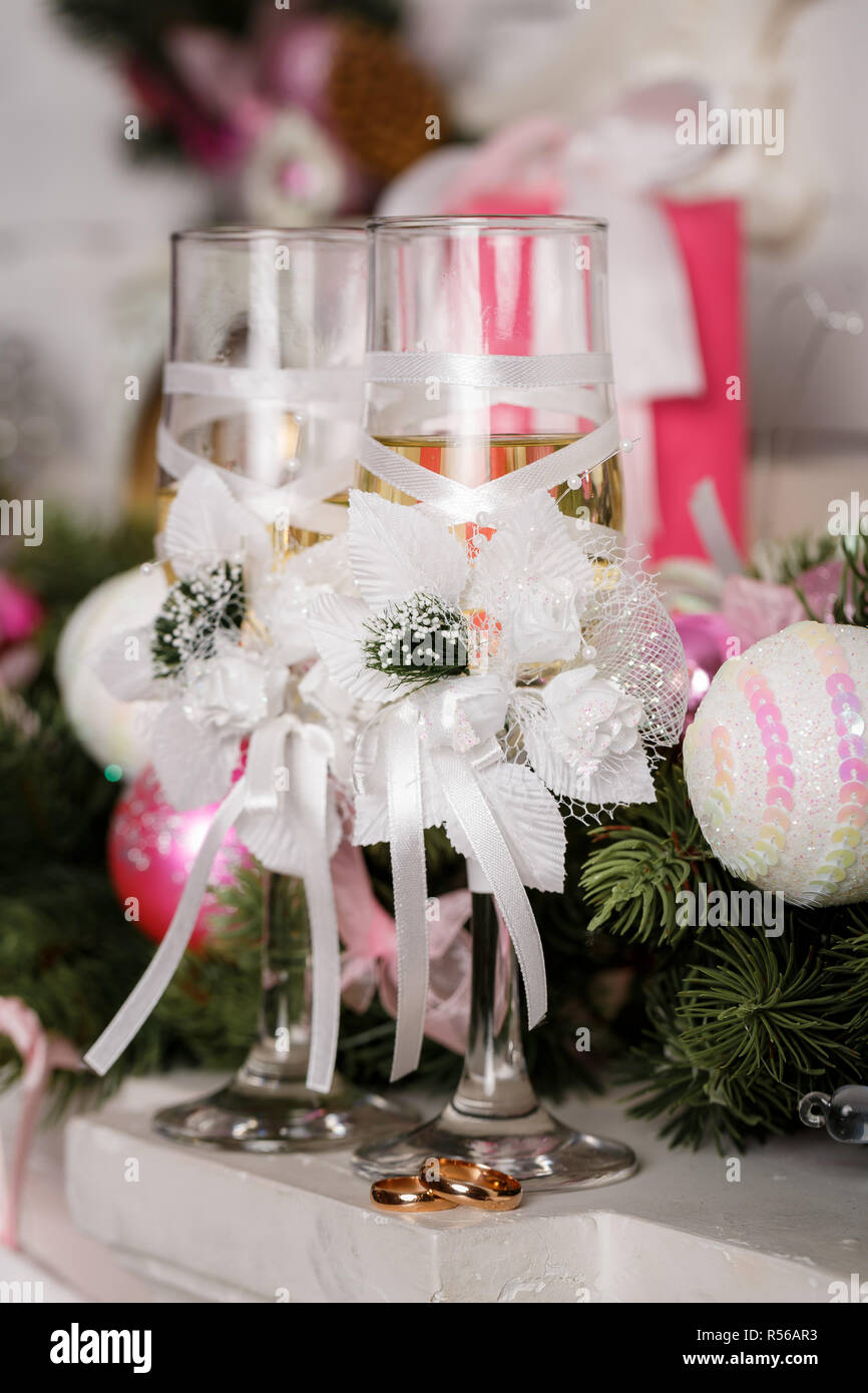 Christmas flower rings hi-res stock photography and images - Alamy