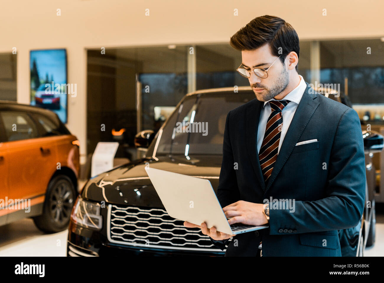 Businessman in formal suit using hi-res stock photography and images ...
