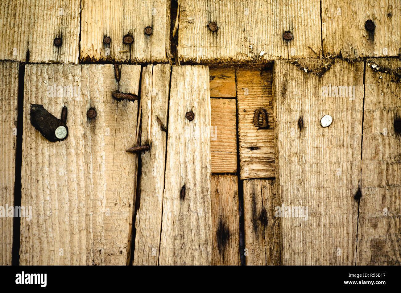 Rusty nails and wood texture hi-res stock photography and images - Alamy