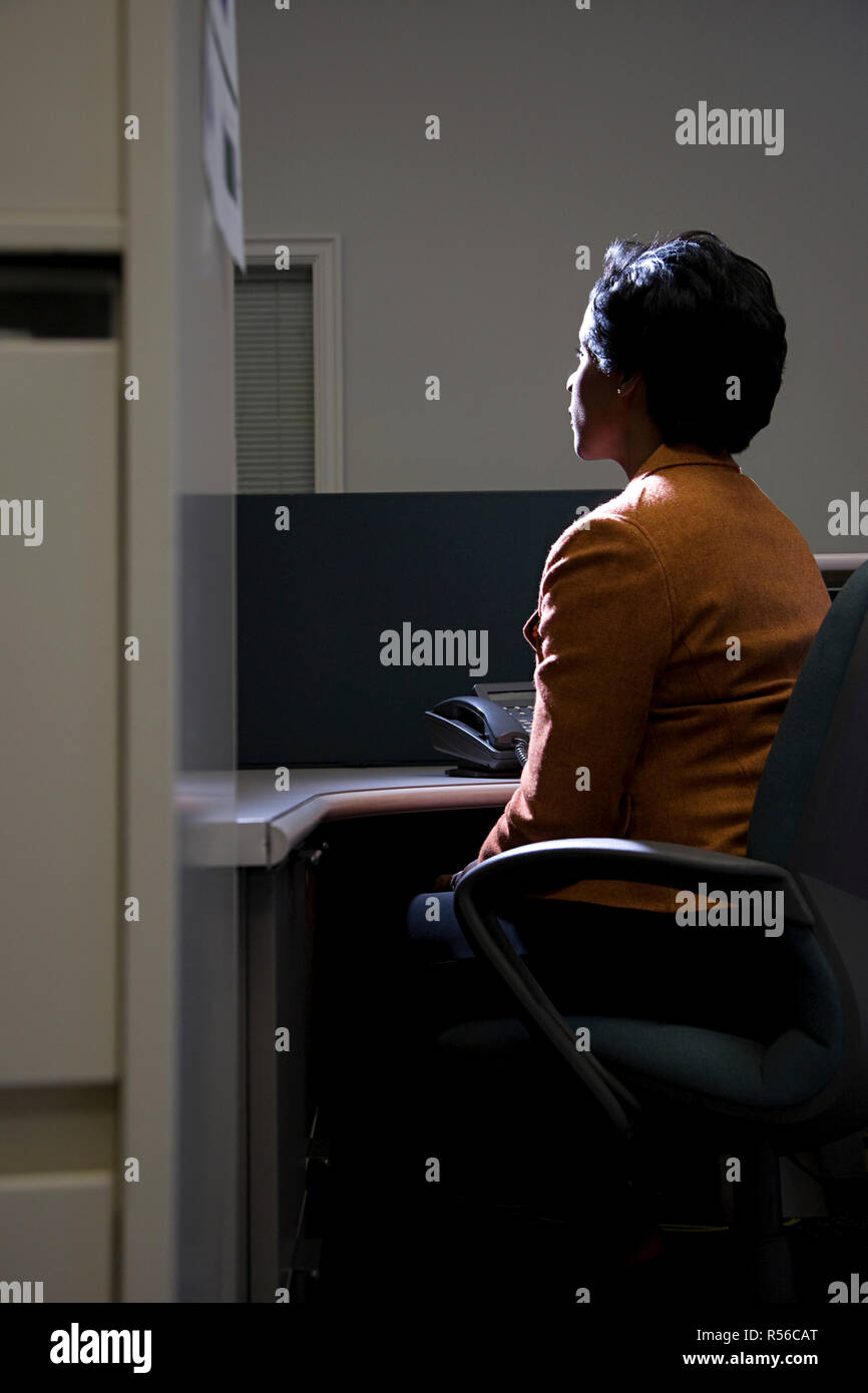 Office cubicle night hi-res stock photography and images - Alamy