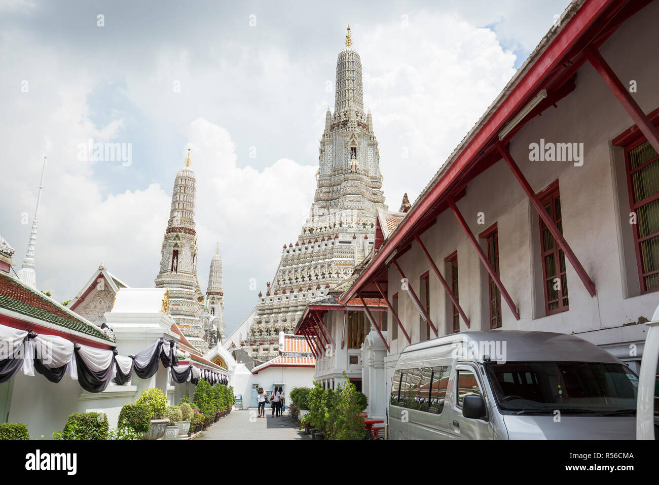 Wat Arun Temple Stock Photo - Alamy
