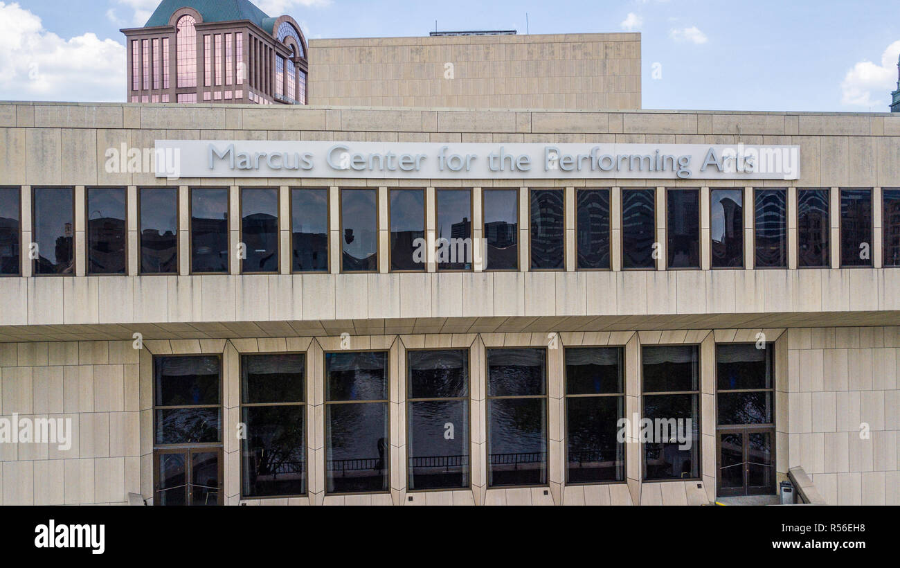Marcus center milwaukee hi-res stock photography and images - Alamy