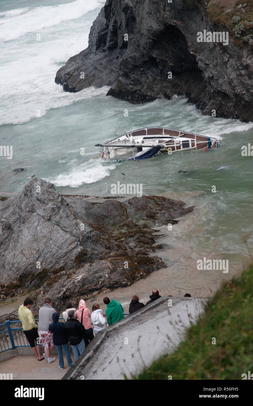 Slipped anchor hi-res stock photography and images - Alamy