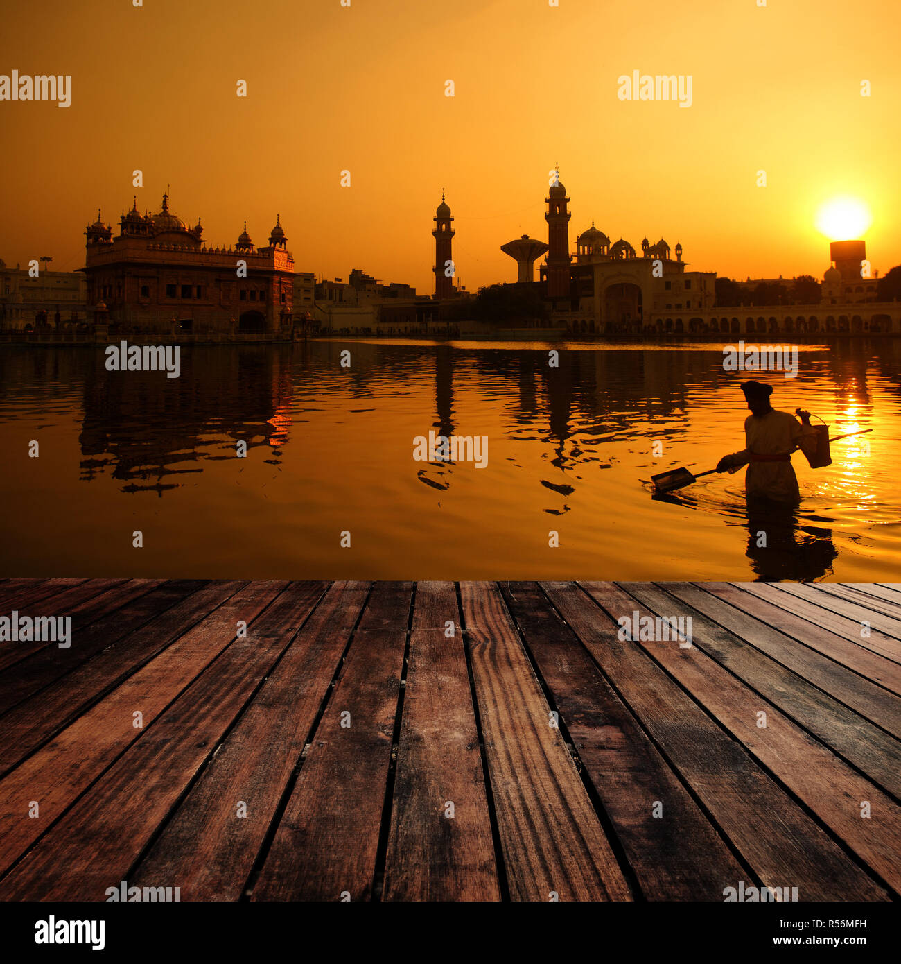 Cleaning the pool of the Golden Temple, India Stock Photo - Alamy