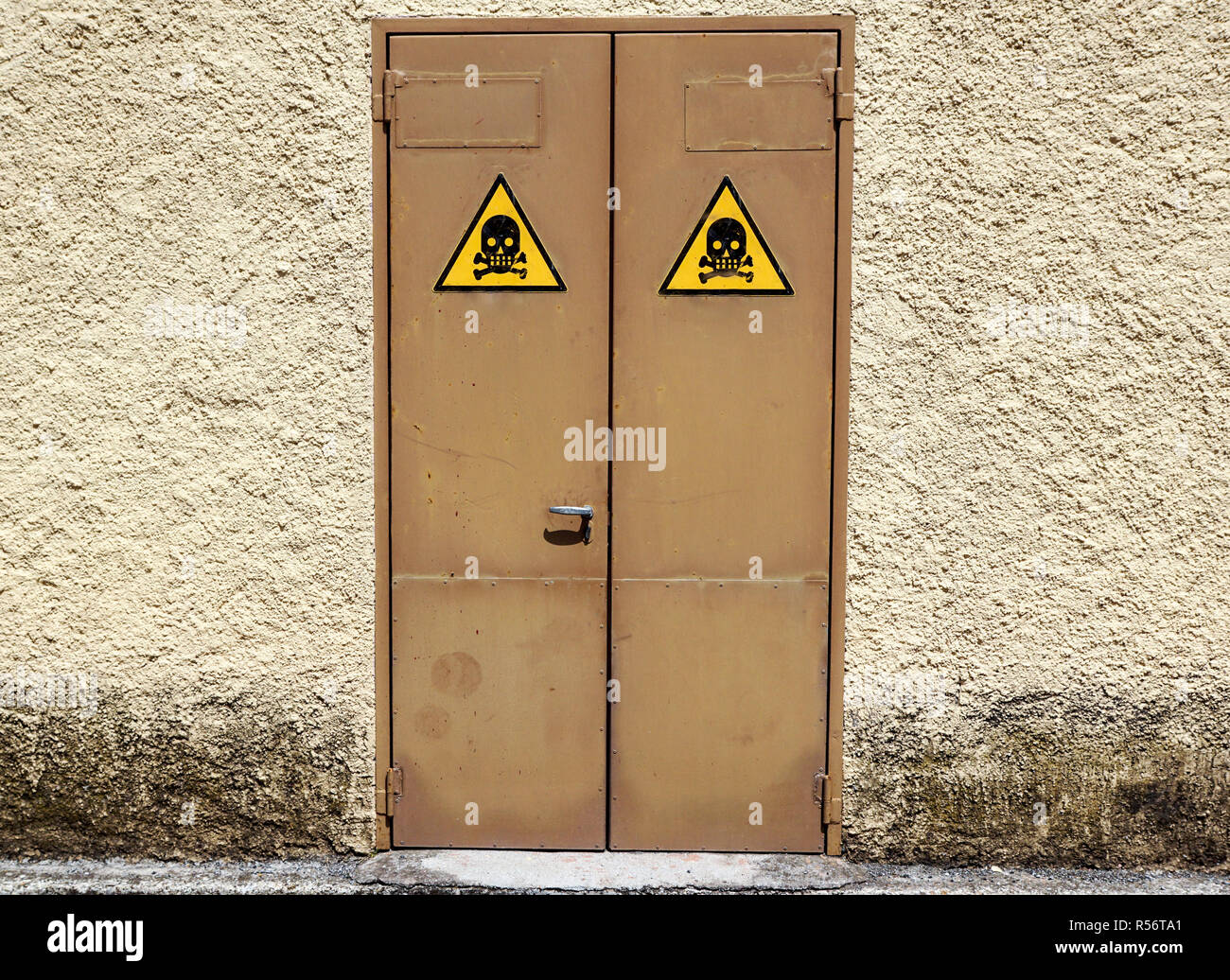High voltage door . sign danger zone on electric cabin Stock Photo - Alamy