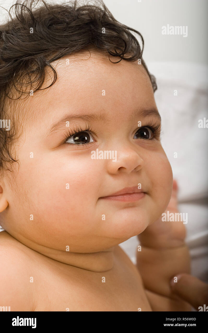 Cute hispanic latino girl child hi-res stock photography and images - Alamy
