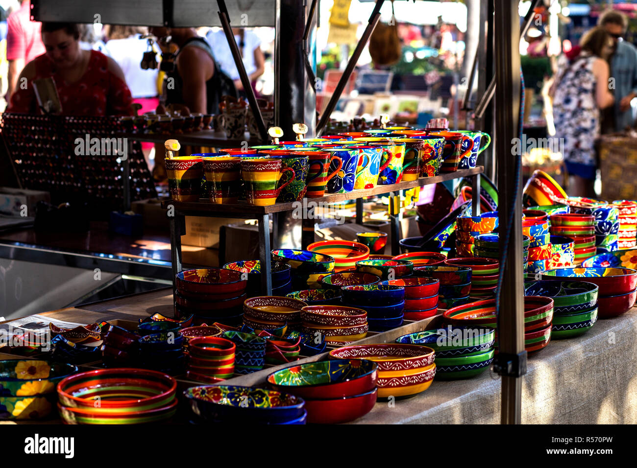 Pottery stall market hi-res stock photography and images - Alamy