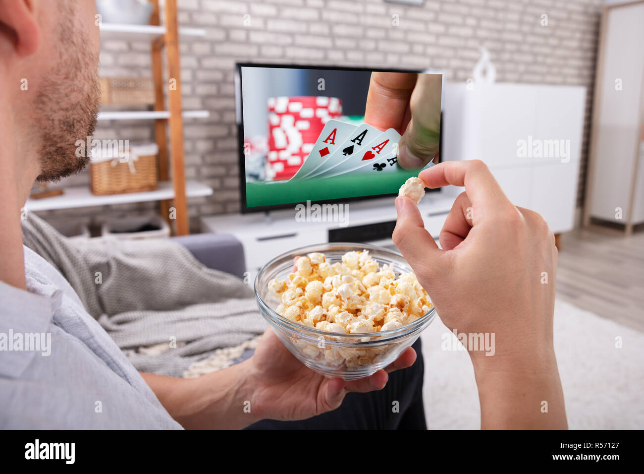 Tv watching popcorn hi-res stock photography and images - Alamy