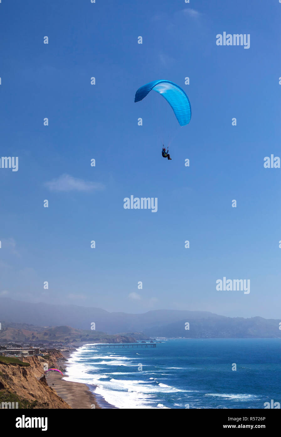 Paragliding over California 7 Stock Photo - Alamy