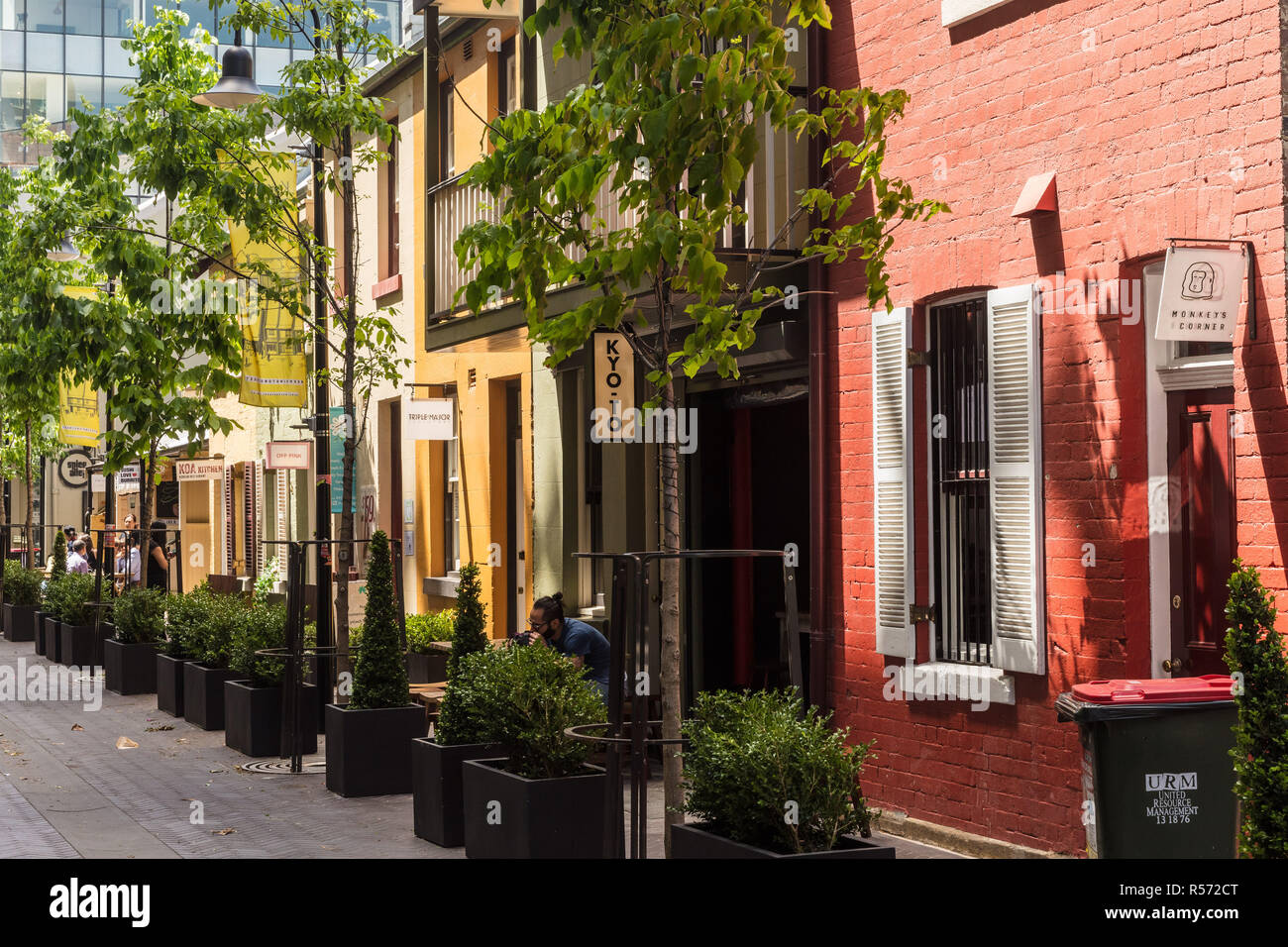 Shared alleyway hi-res stock photography and images - Alamy