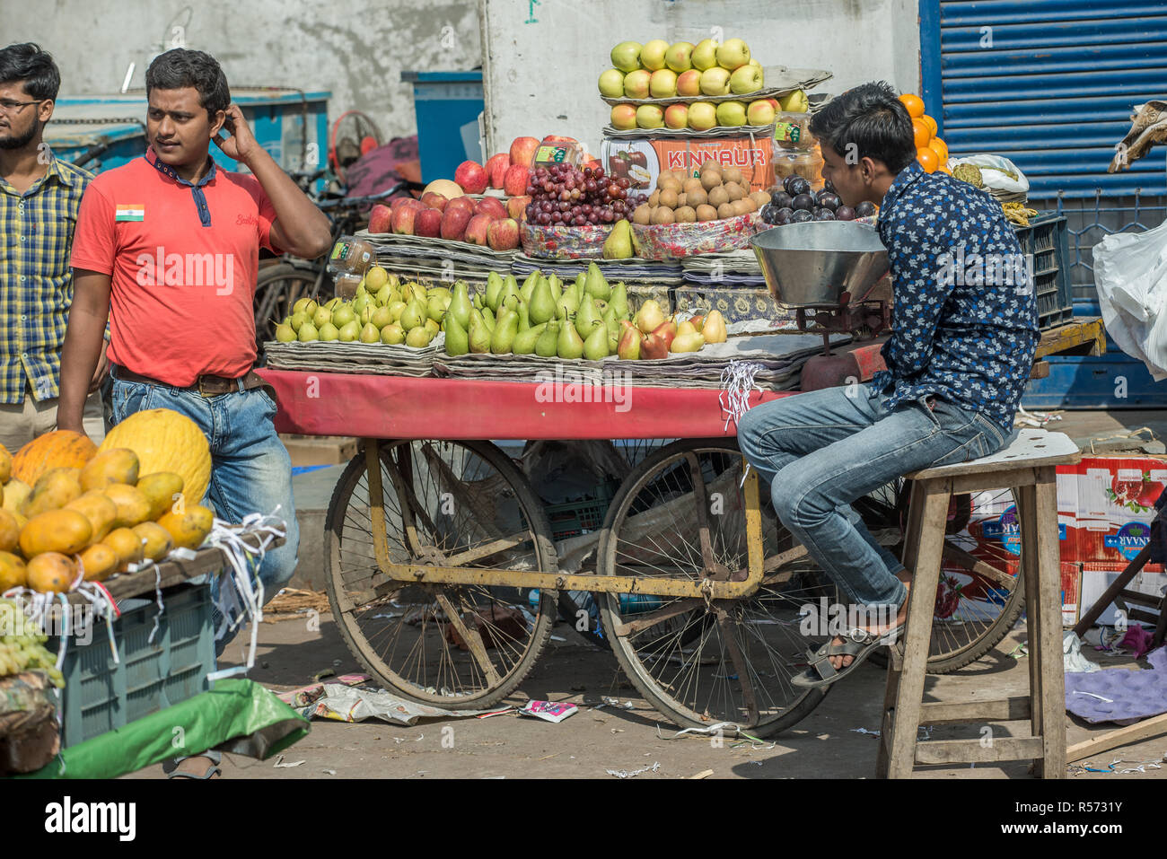 Boy delhi hi-res stock photography and images - Alamy