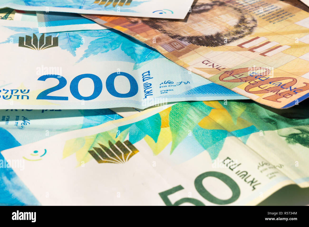 100 Israeli Shekel Notes High Resolution Stock Photography and Images ...