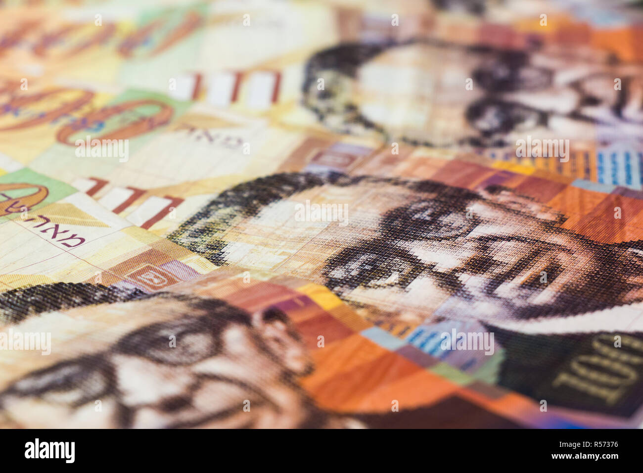 Stack of Israeli money bills of 100 shekel Stock Photo - Alamy