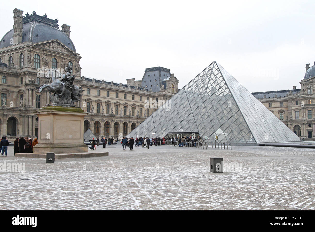 PARIS, FRANCE - JANUARY 06: Louvre Museum in Paris on JANUARY 06, 2010 ...