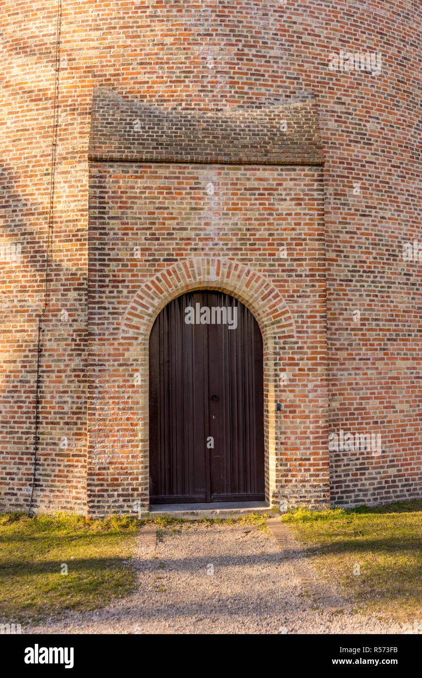 Red brick farm buildings hi-res stock photography and images - Alamy
