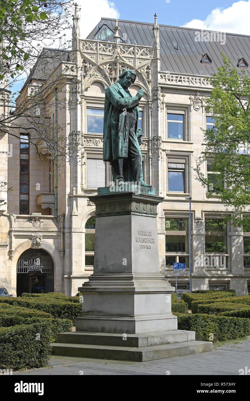 Hannover statue hi-res stock photography and images - Alamy