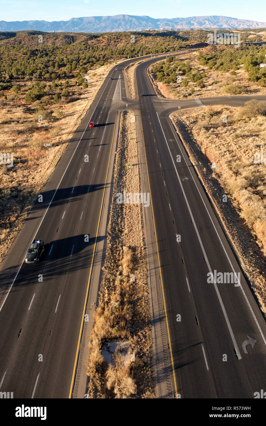 Highway cars desert hi-res stock photography and images - Alamy