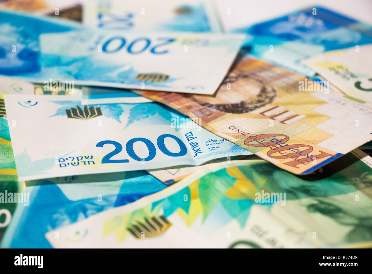 100 Israeli Shekel Notes High Resolution Stock Photography and Images ...