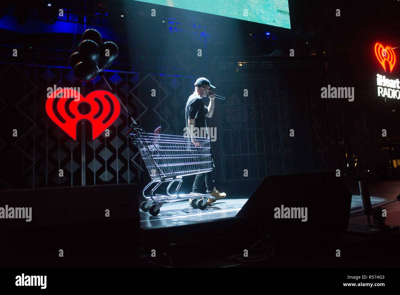 Nf singer hi-res stock photography and images - Alamy